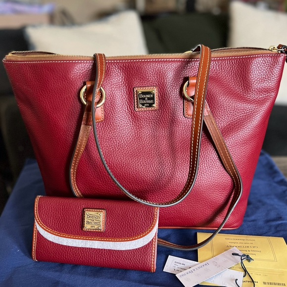 Dooney & Bourke | Bags | Dooney Bourke Pebble Grain Leather Wren Zip ...